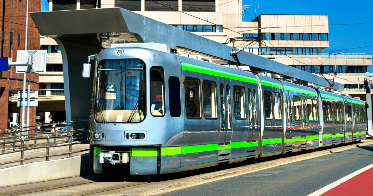 Two Trams Crash in Hanover: Twelve Injured, Six Hospitalised