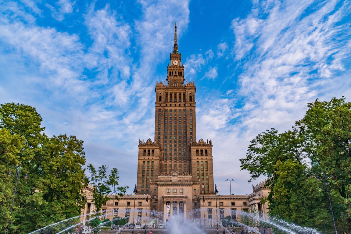 Warsaw Travel Guide: Itineraries, Museums, and Praga
