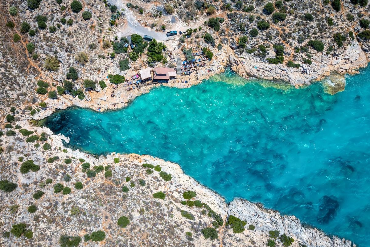 25 Best Beaches in Athens for Sun, Sand, and Sea - TourScanner
