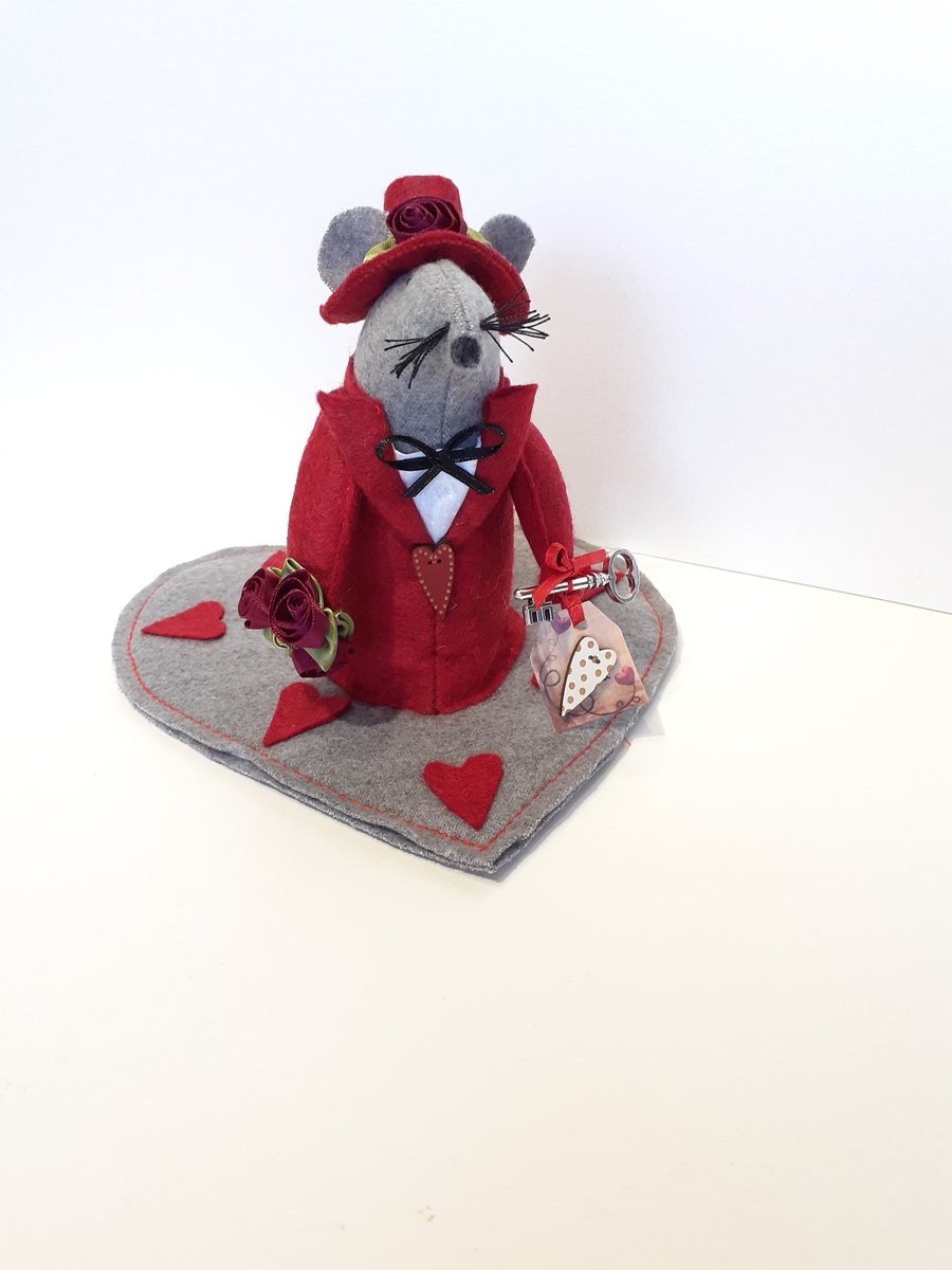 Valentine Mouse Gift - Folksy