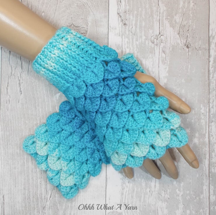 Turquoise ombre dragon scale gloves. Fingerless... - Folksy