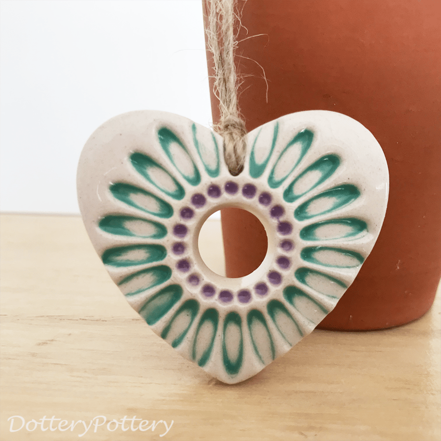Small Ceramic heart decoration with teal daisy - Folksy