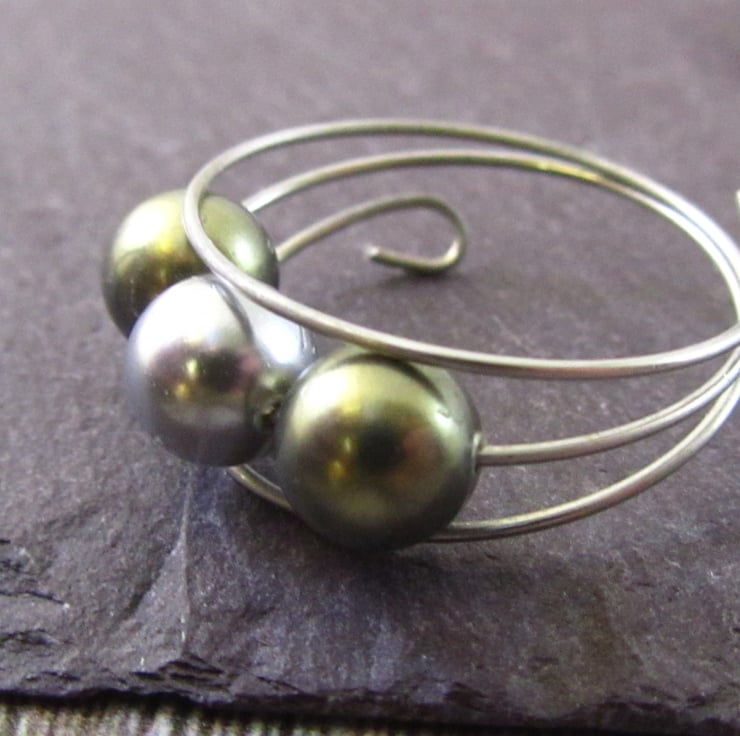 Green Shell Pearl Memory Wire Ring, Shell Pearl... - Folksy