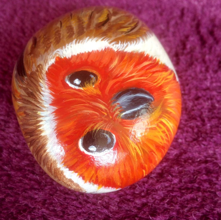 Hand painted robin on stone - Folksy