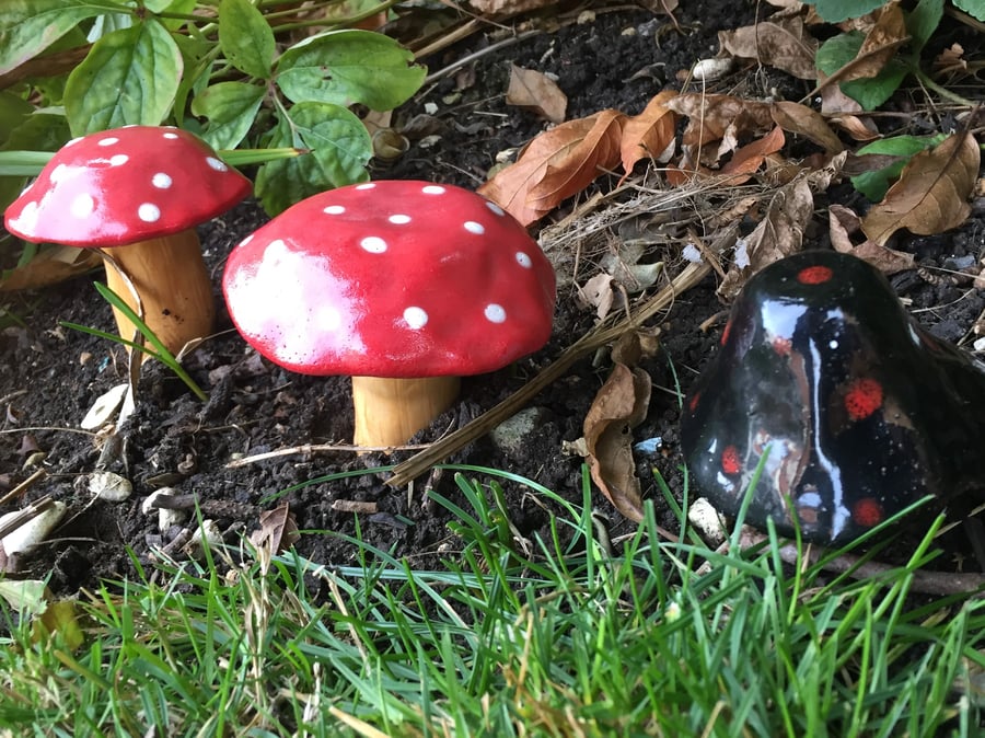 3 Fairy Toadstools - Folksy