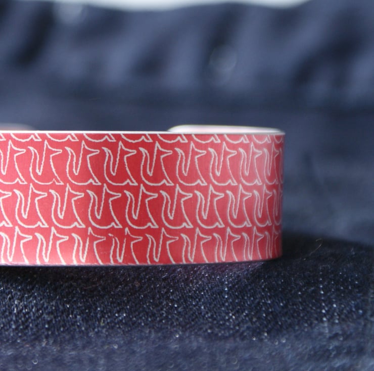 Geo fox pattern aluminium cuff bracelet red - Folksy