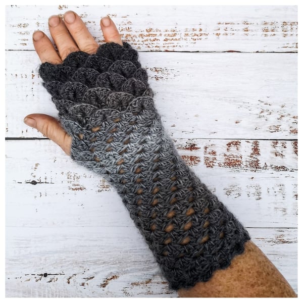Dragon Scale Gloves - Graphite - Folksy