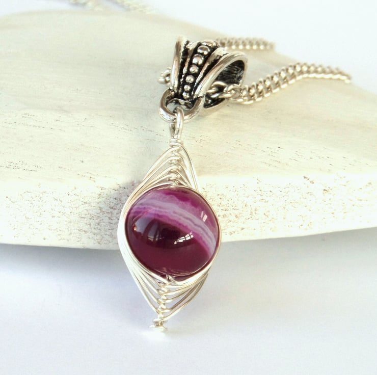 Deep pink banded agate wire wrapped necklace - Folksy