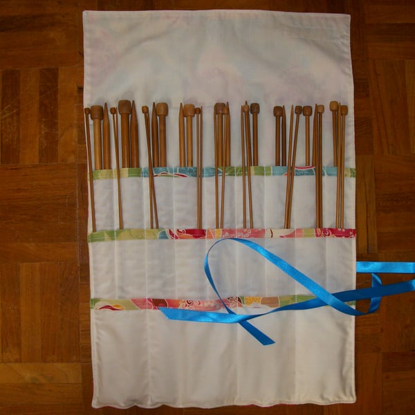 Roll Up Knitting Needle Holder with 18 pairs of... - Folksy