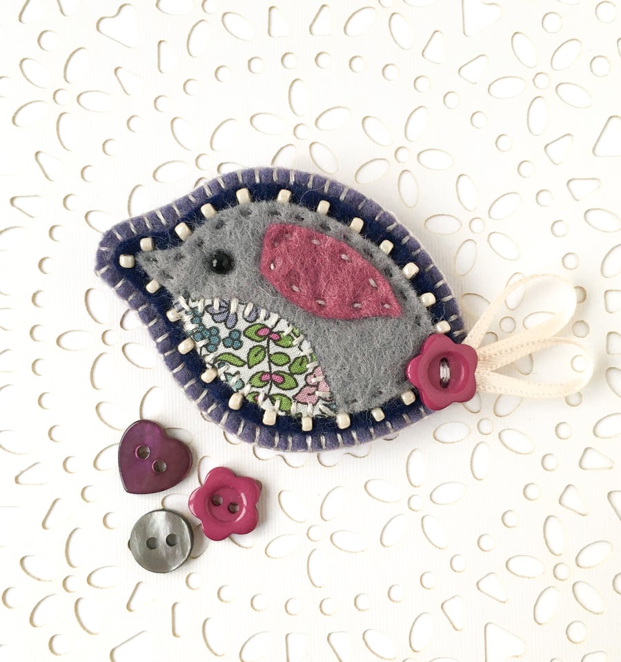 Little Bird Brooch - Folksy