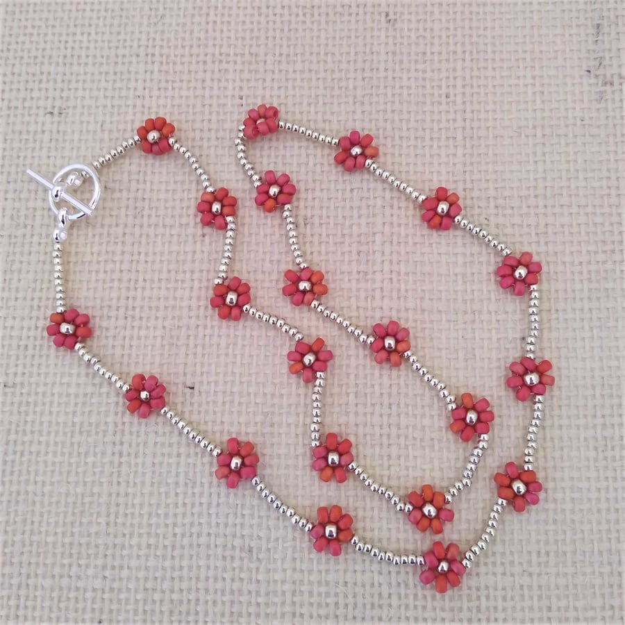 18" Cranberry Large Daisy Beaded Necklace - Folksy