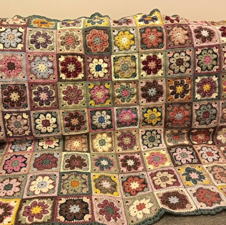 Granny square African flower crochet knee blanket - Folksy
