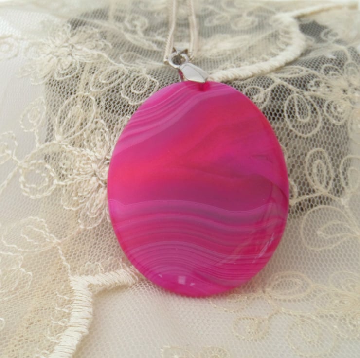 Pink banded agate pendant necklace - Folksy