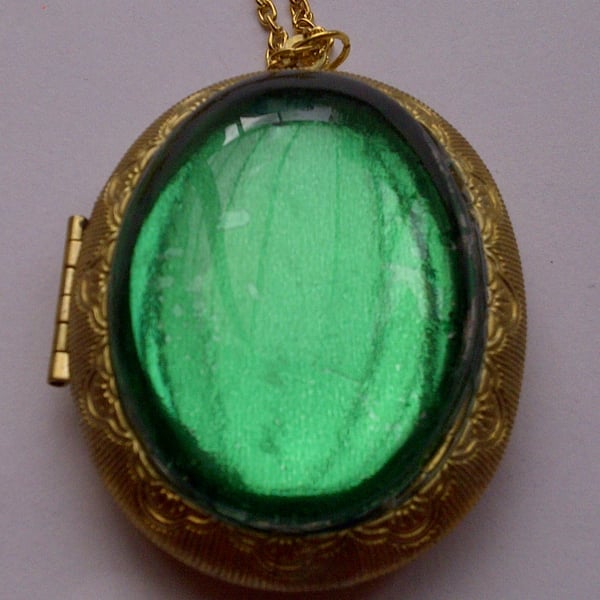 Vintage Style Locket Pill Box On A Fashionable ... - Folksy