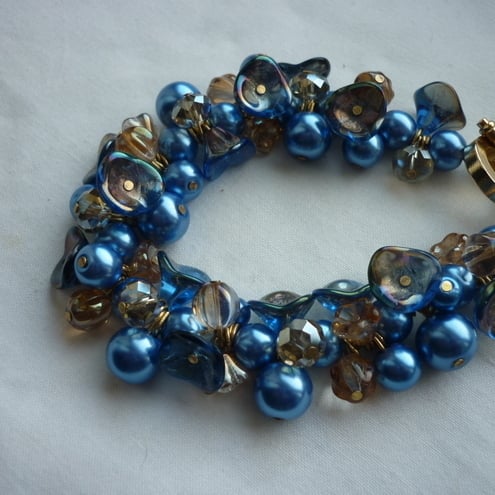 SHADES OF BLUE AND CELSIAN CLUSTER BRACELET. 148 - Folksy