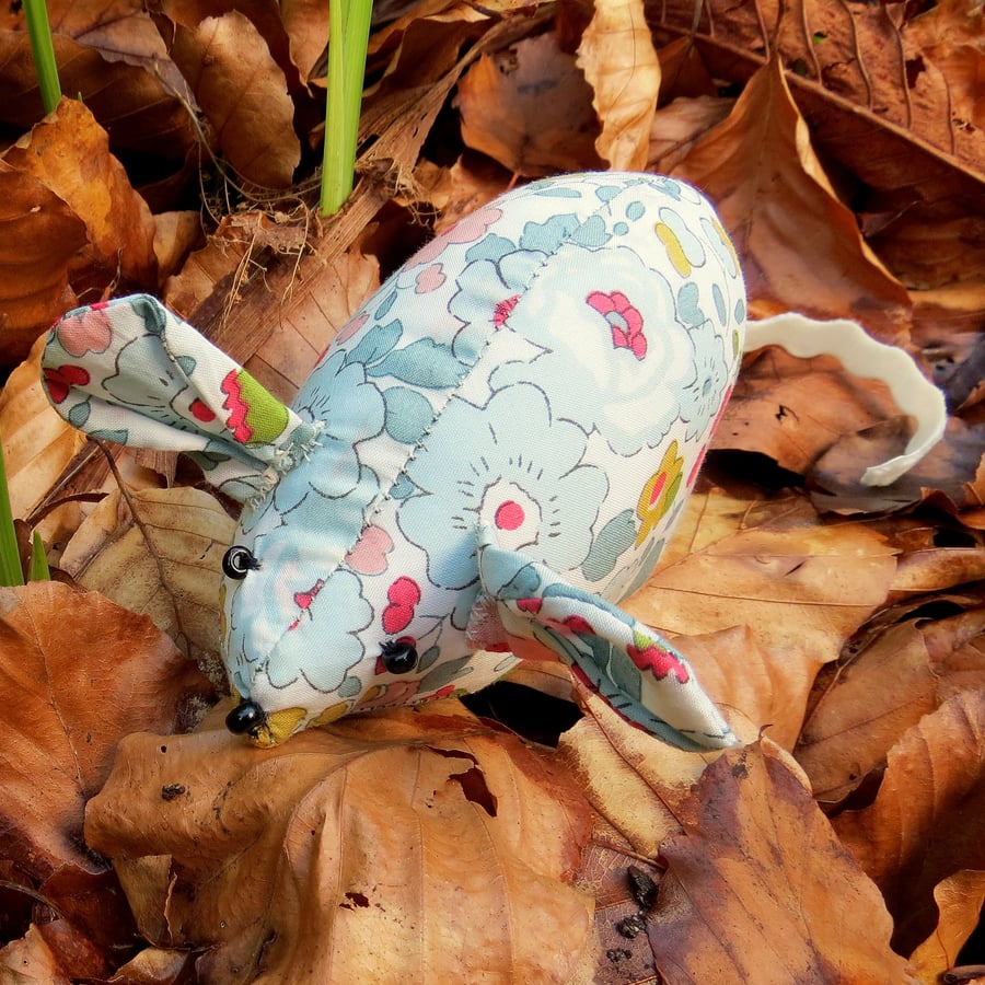 Pin cushion. A field mouse pin cushion, made fr... - Folksy