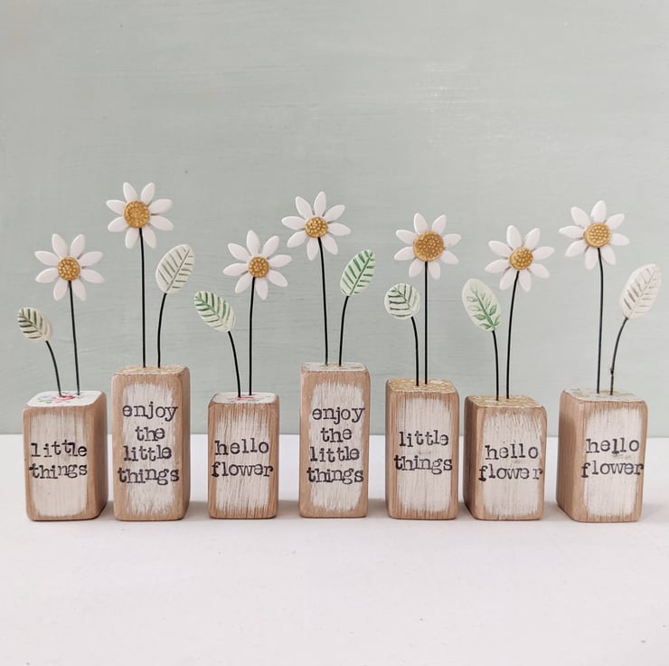 Clay Daisy Flower in a Printed Wood Block 'Litt... - Folksy