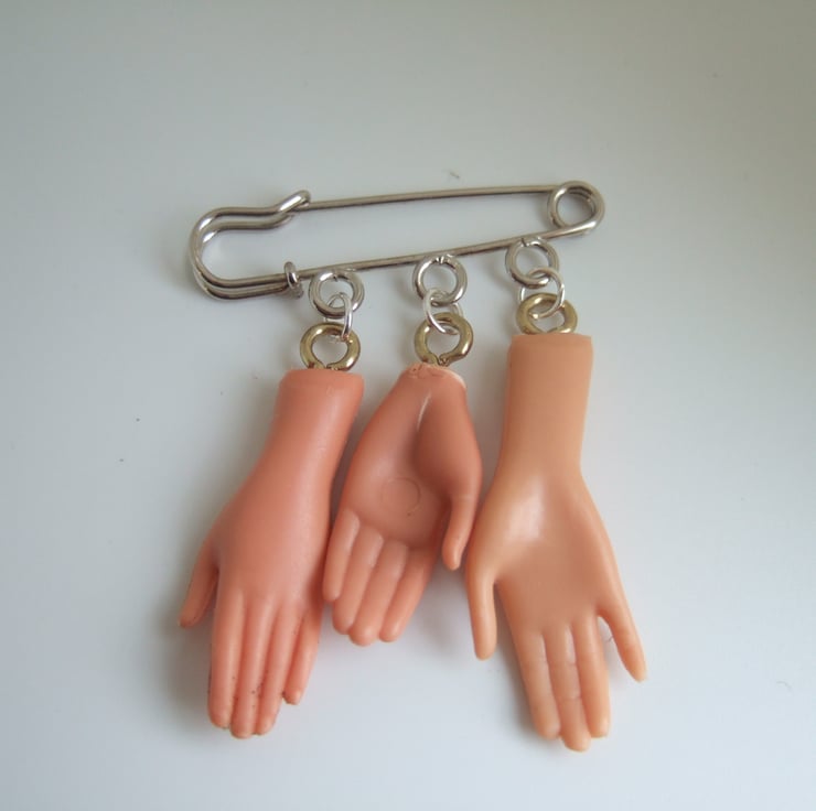 Helping Hand Kilt Pin No.14 - Folksy