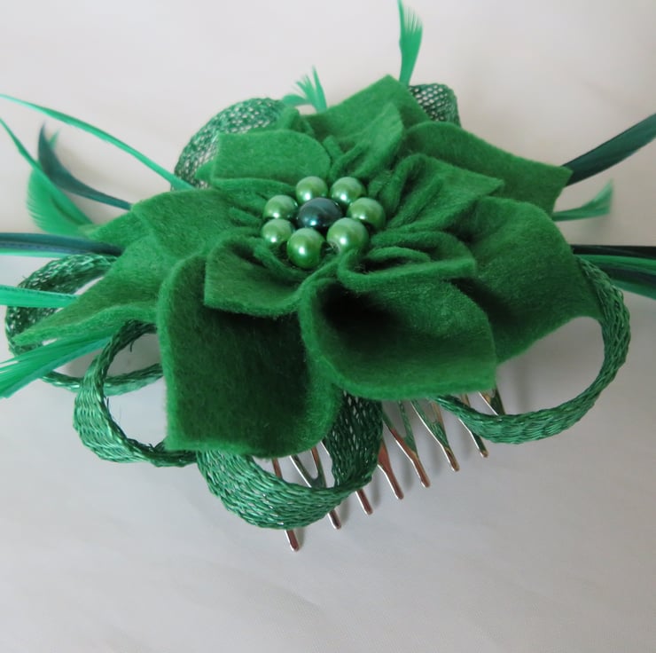 Emerald and Bottle Green Felt Flower & Pear... - Folksy