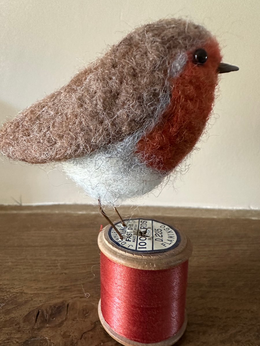 Needle felted Robin on a Bobbin - Folksy