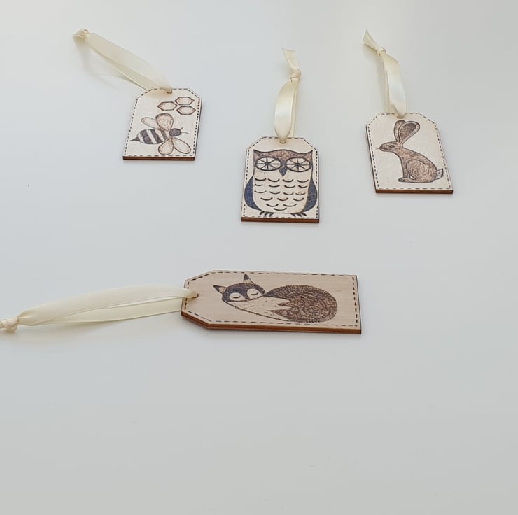 Handburnt Wooden nature gift tags or labels dec... - Folksy