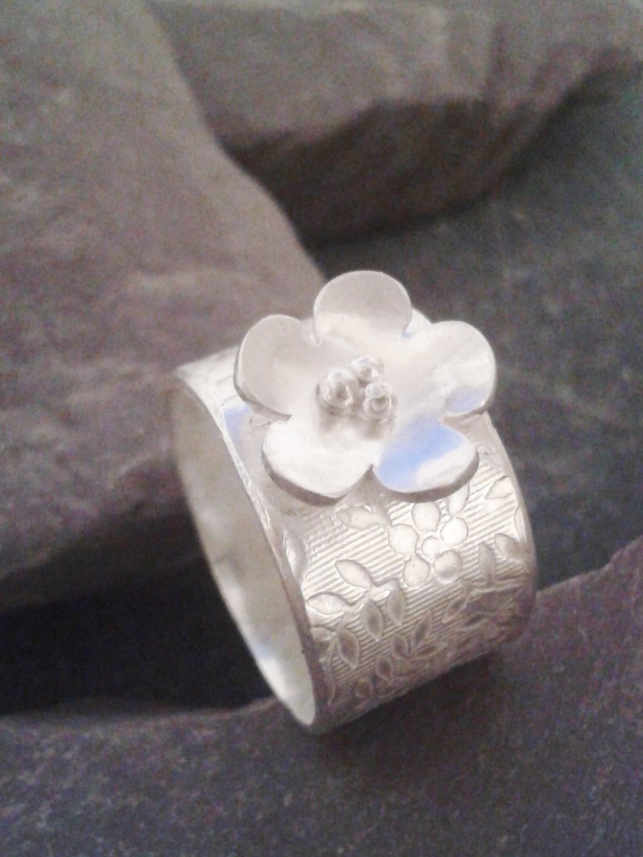 Wide band flower ring - Folksy
