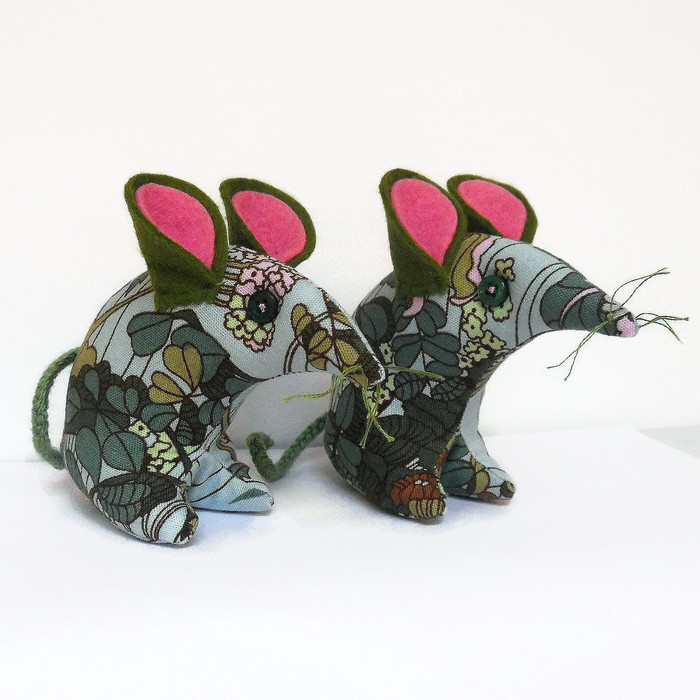 70s Country LASSY Vintage Mouse - Folksy