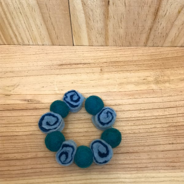 Turquoise Felt Bracelet. (096) - Folksy