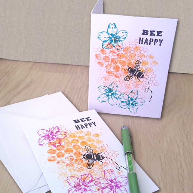 Bee Happy, pack of 2 notecards, bees, honeycomb... - Folksy
