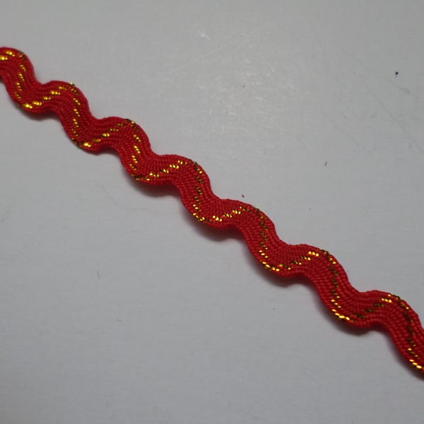 1m Length Ric Rac Trim - 8mm - Metallic - Red - Folksy