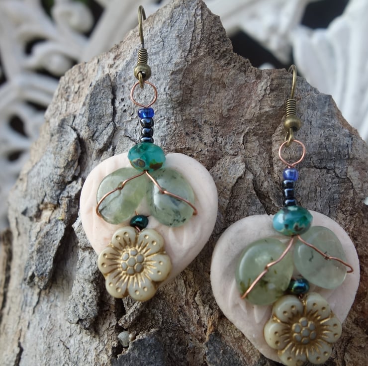 Handmade natural earrings, beads and clay, wire... - Folksy