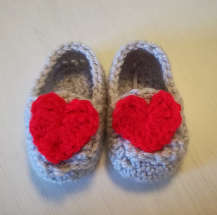 Crochet baby booties red heart applique - Folksy