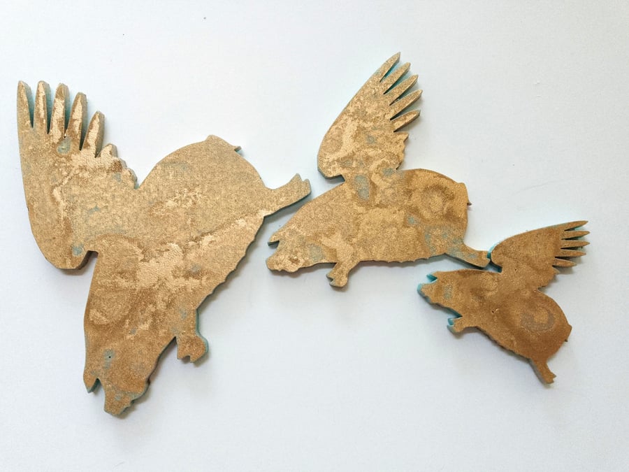 Three Flying Pigs Left-Facing - Folksy