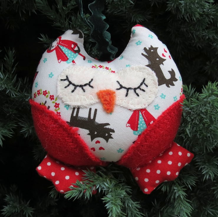 A festive hanging owl. Door Hanger. Christmas... - Folksy