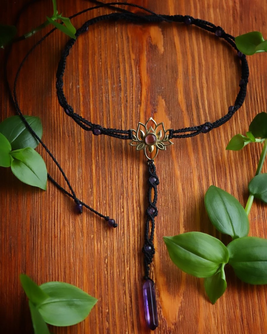 Choker necklace with lotus and amethyst - Folksy