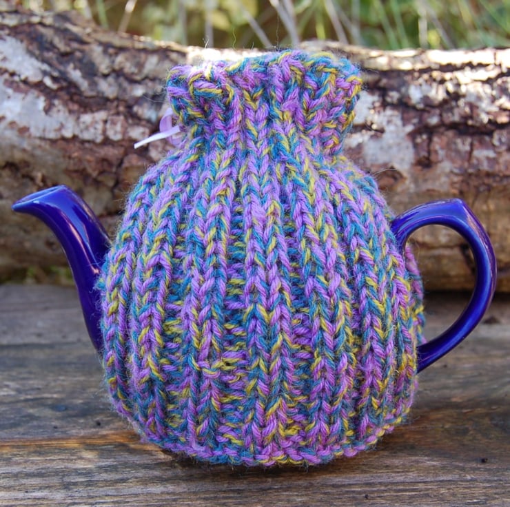 Tea cosy - to fit a small tea for one teapot r... - Folksy