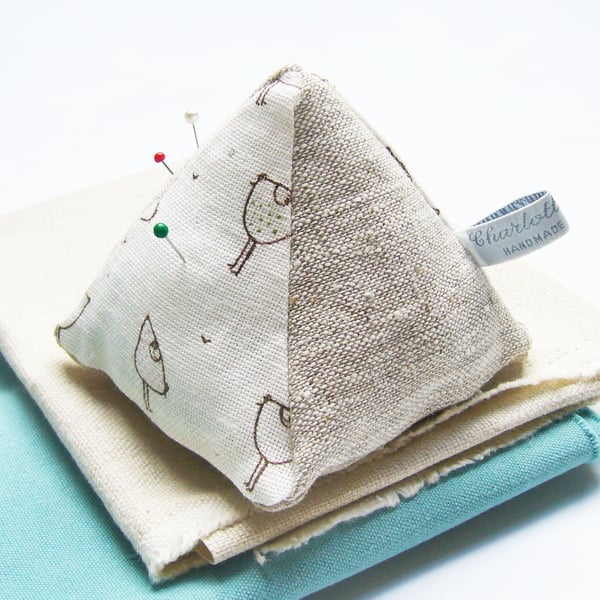 LINEN PIN CUSHION - little hens - Folksy