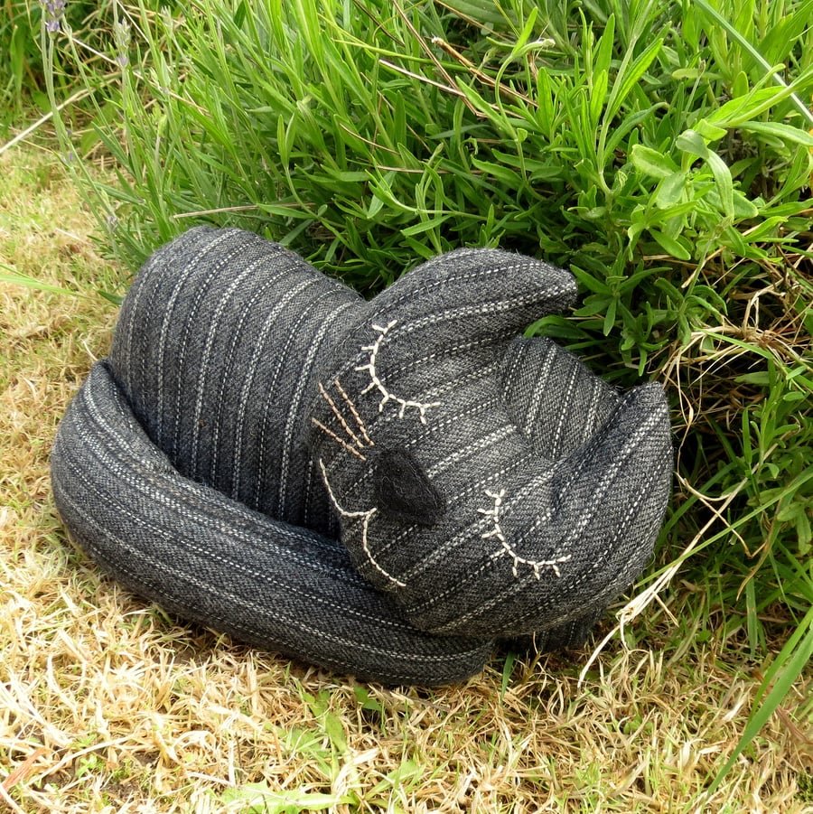 A snoozy cat doorstop. Cat bookend. - Folksy