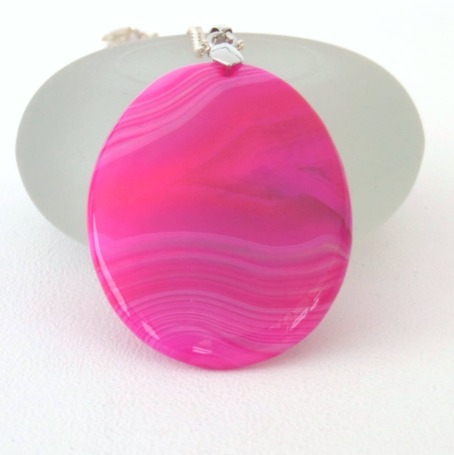 Pink banded agate pendant necklace - Folksy