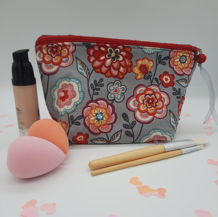Makeup bag beaded flowers in grey. - Folksy