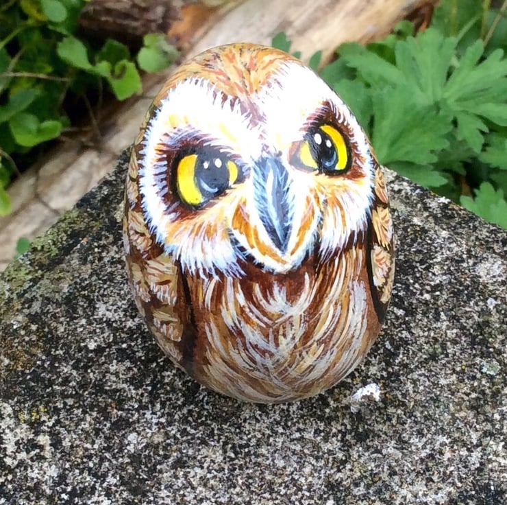Owl hand painted pebble - Folksy