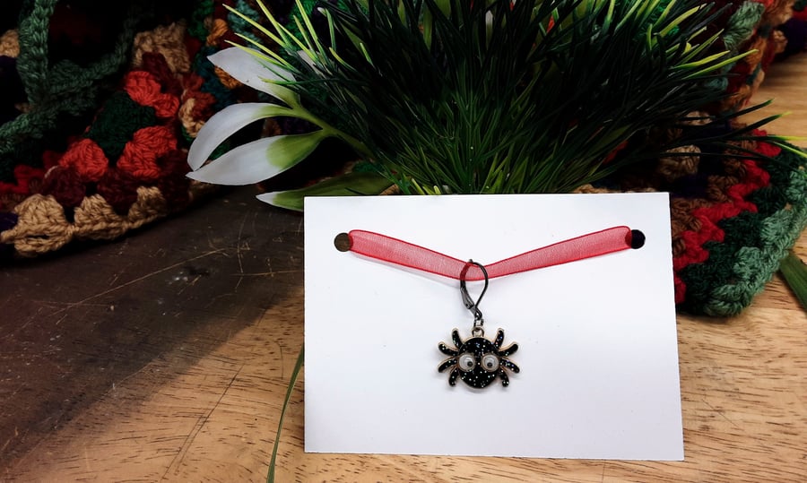 Cute glittery spider stitch markers for crochet... - Folksy