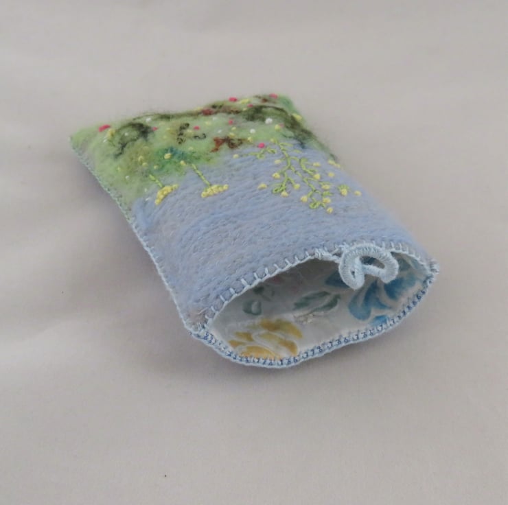 Meadow Tissue Pouch - Folksy