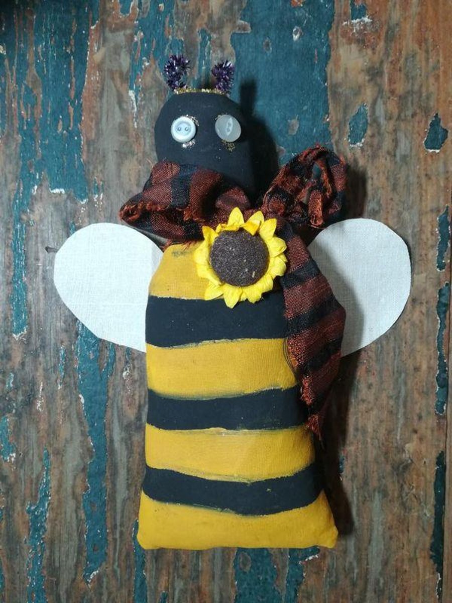 Primitive Textile art Bee sculptures, new decor... - Folksy