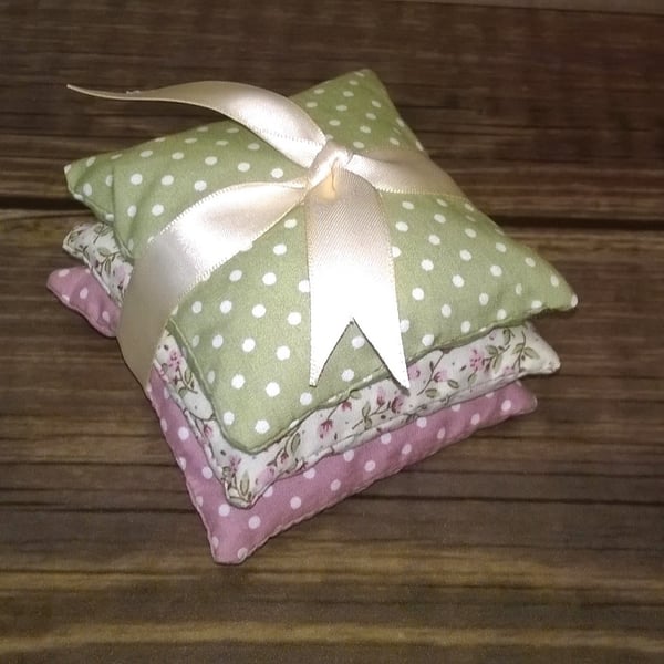 Spotty lavender bags x 3, Green, pink and flora... - Folksy