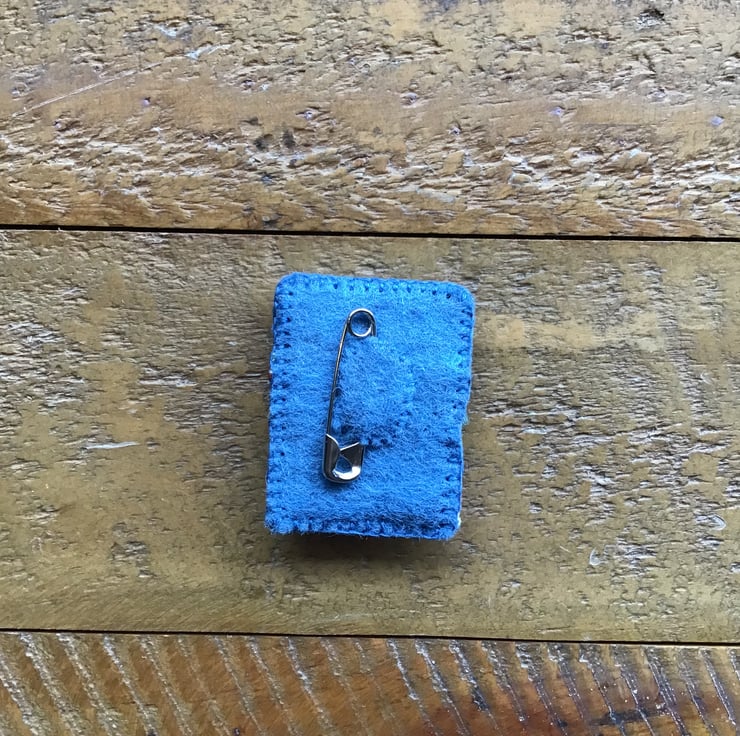 Brooch. Liberty fabric, felt, lace and tree charm. - Folksy