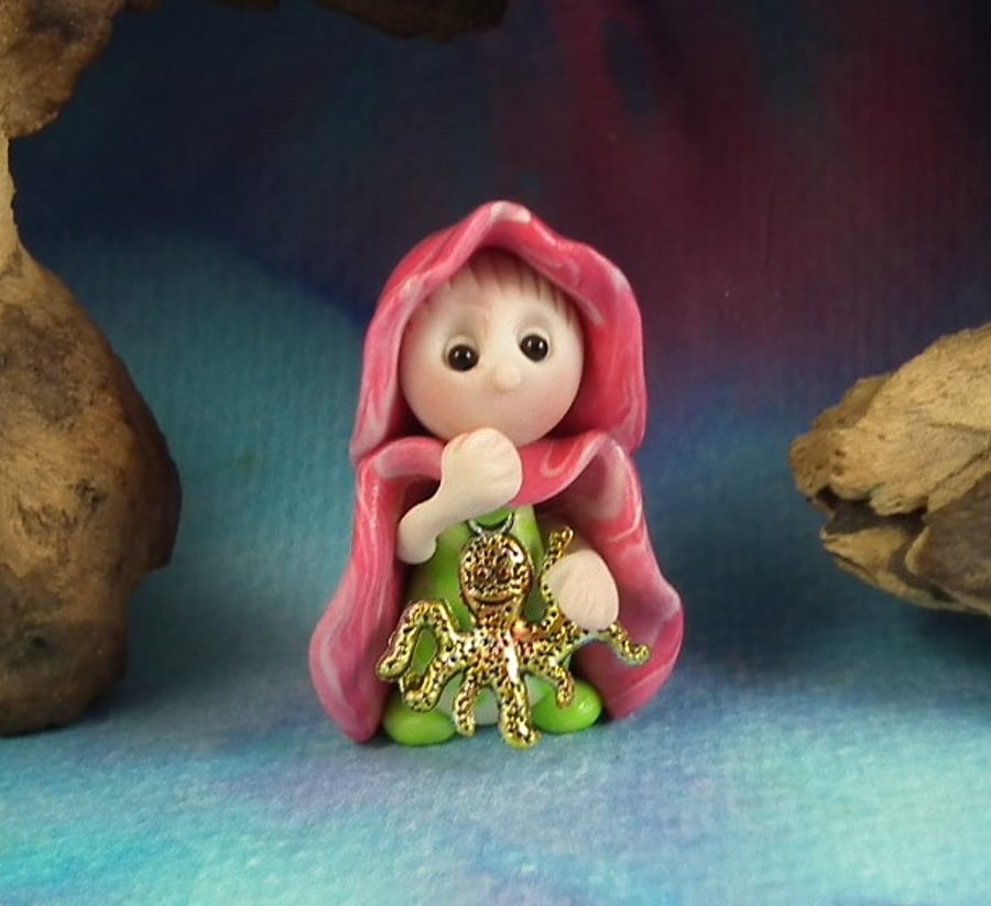Tiny Beachcomber Gnome 'Dorie' with octopus OOA... - Folksy