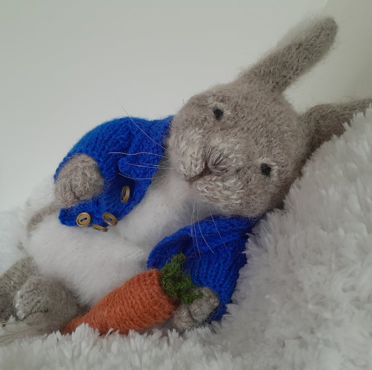 Sleepy Bunny, dotpebblesknits design - Folksy