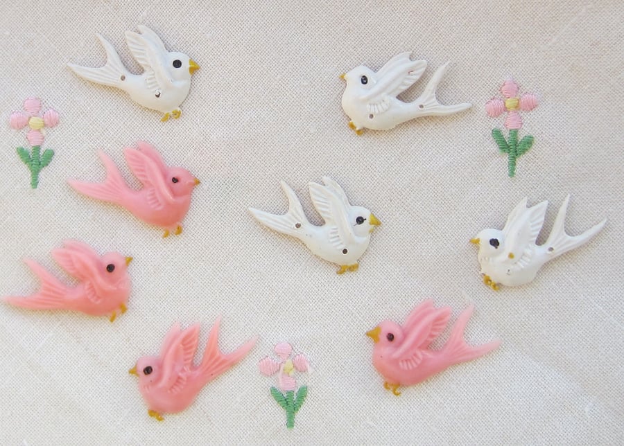 8 Vintage Bird Buttons - Folksy