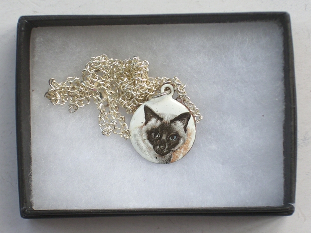 Enamel transfer on white pendant - siamese cat - Folksy